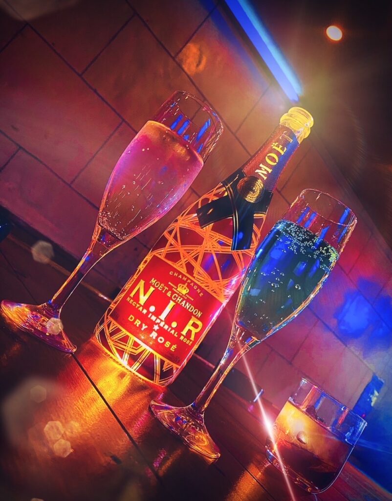 BAR VIBES | ようこそ、BAR-VIBES.COMへ。長崎県佐世保市で営業しているショットバー「バイブス」とガールズバー「ベリーズ ...